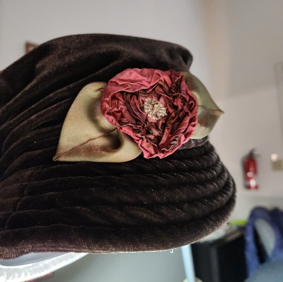 Toucan Collection | Accessories | Vintage Toucan Collection Brown ...